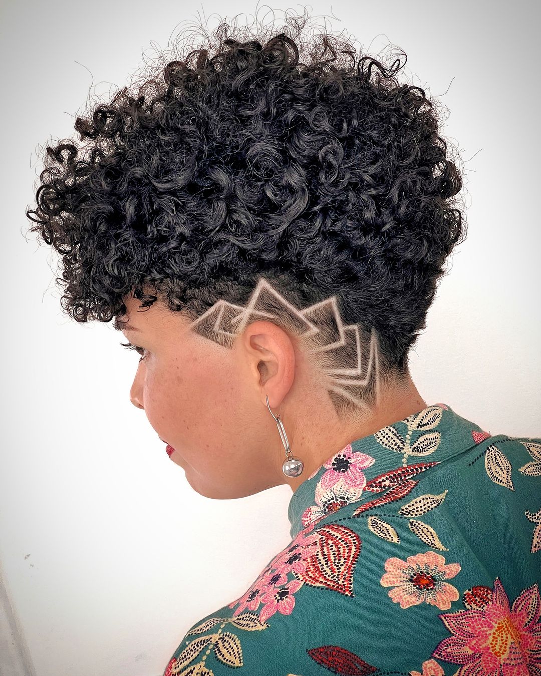 25 Flattering Short Haircuts for Plus Size Women That Embrace Your Beauty