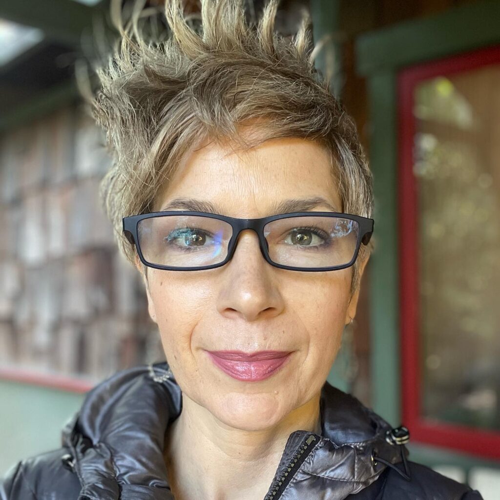 21 Flattering Short Hairstyles for Women Over 50 to Refresh Your Look