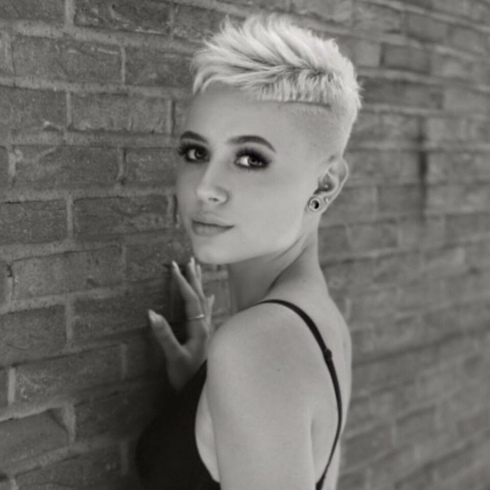 25 Creative Shaved Sides Pixie Cut Haircuts for a Trendy Look