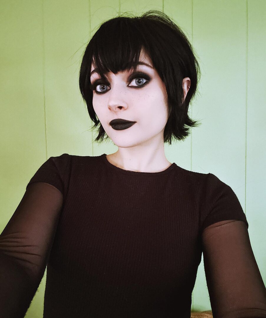 24 Vampire Hairstyles for Women That Are Dark, Glam, and Bold