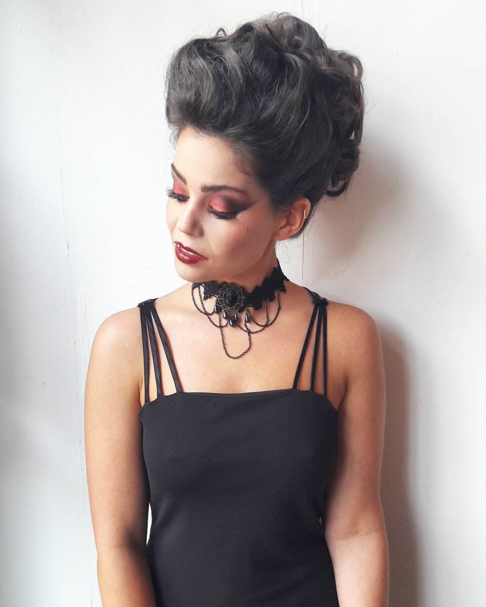 24 Vampire Hairstyles for Women That Are Dark, Glam, and Bold