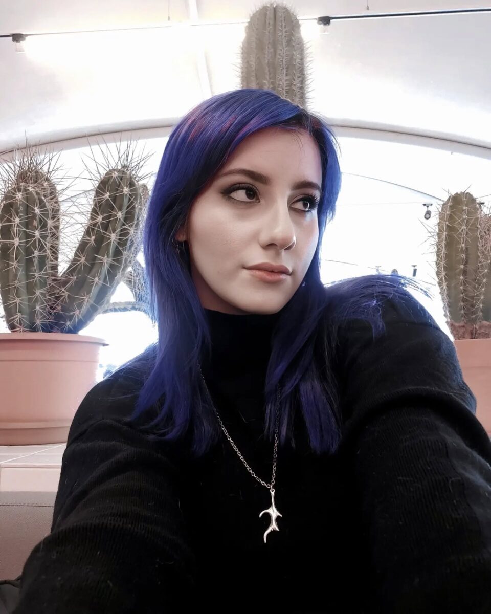 24 Vampire Hairstyles for Women That Are Dark, Glam, and Bold