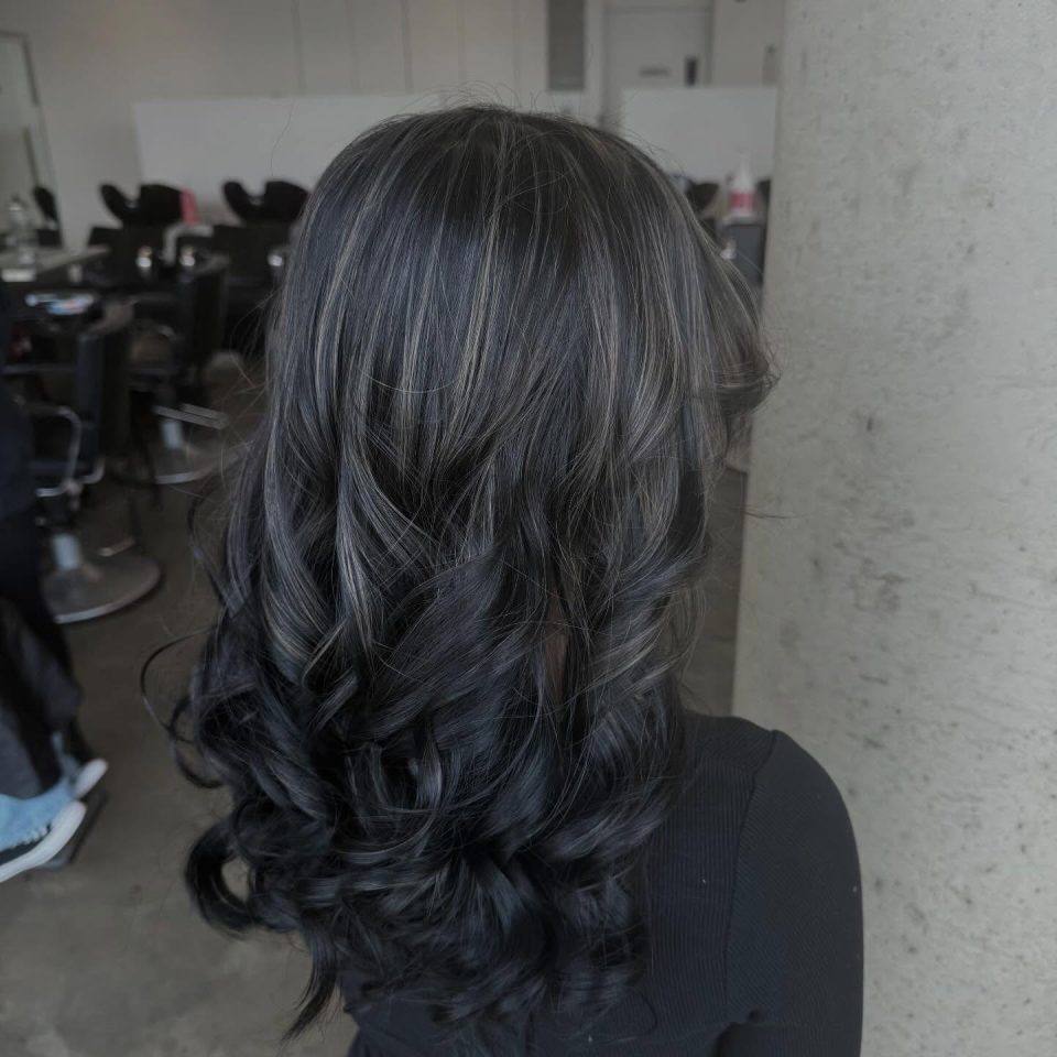 Partial vs. Full Highlights: Which One Actually Works for Your Hair?