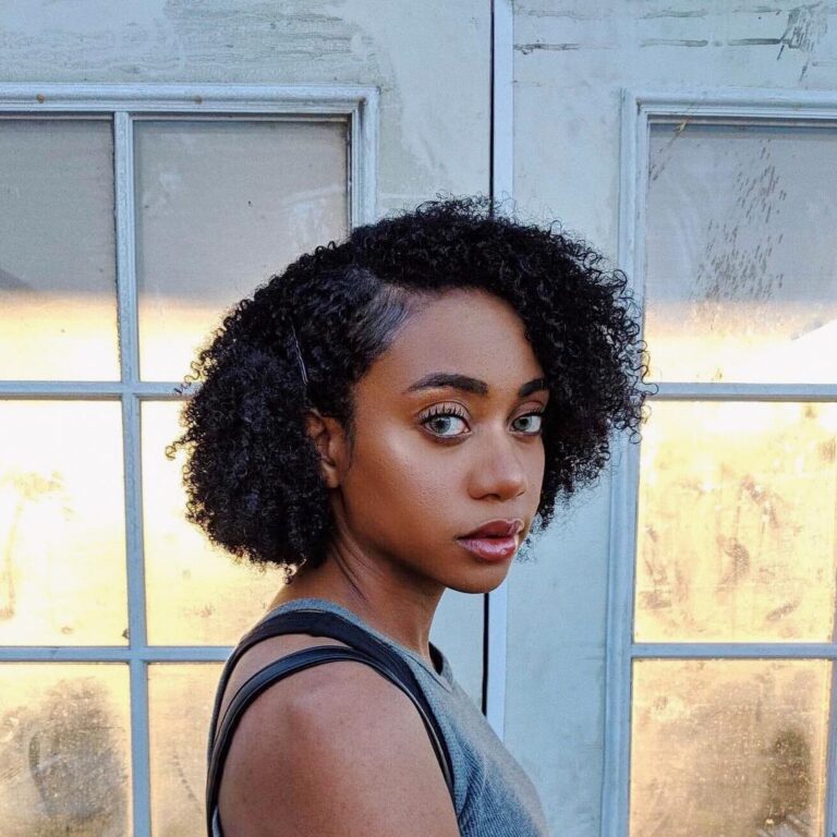22 Gorgeous Natural Hairstyles for Black Women That Are Stylish