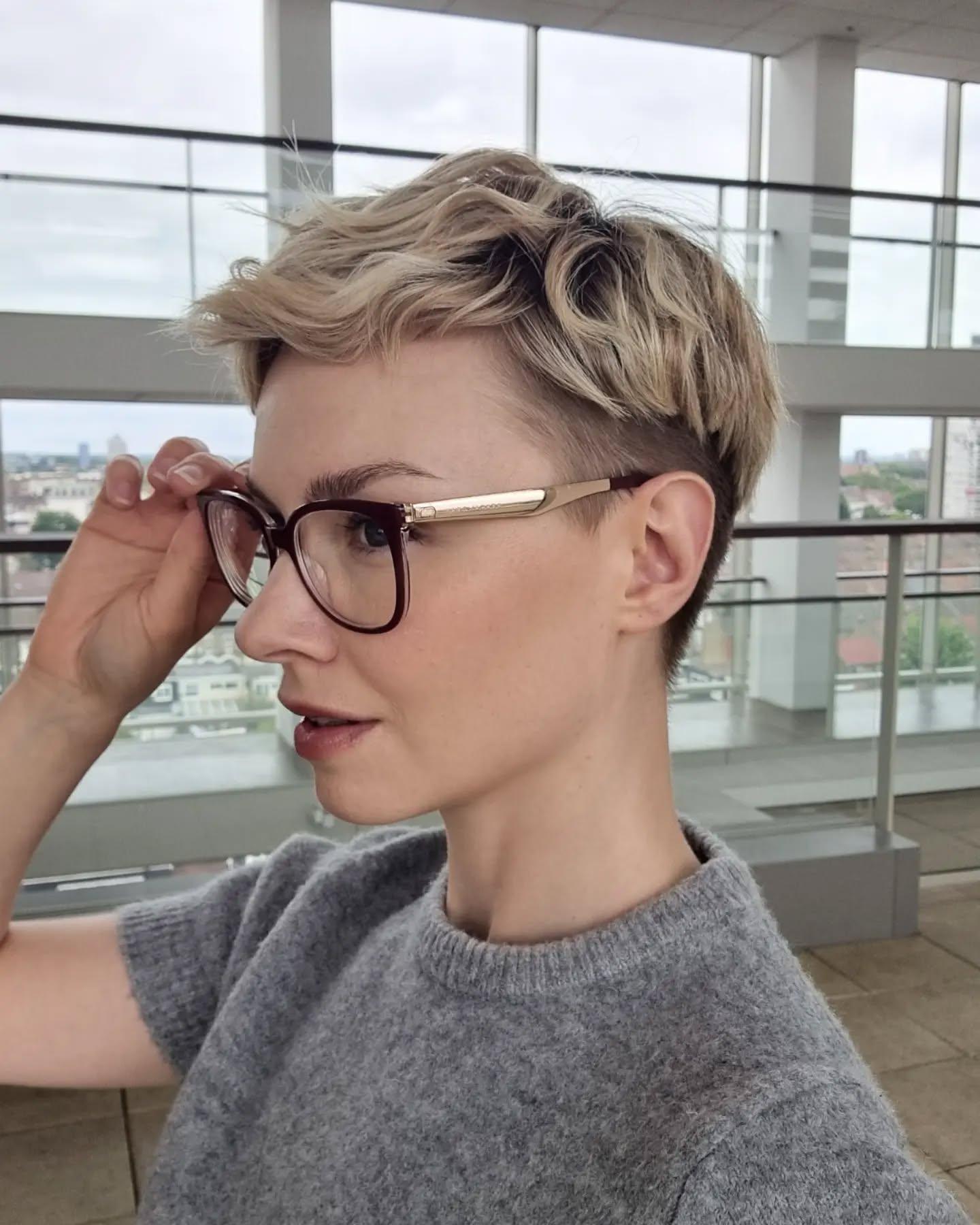 24 Chic and Modern Short Pixie Cut Ideas That Radiate Confidence