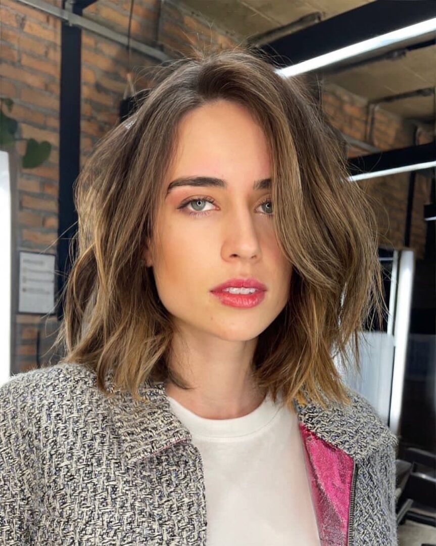 24 Medium Hairstyles for Square Faces That Soften Angles