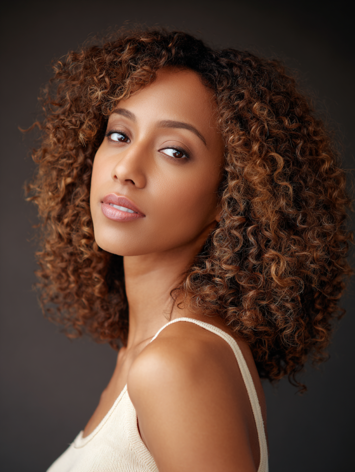 27 Medium Length Hairstyles For Black Women That Highlight Natural Texture