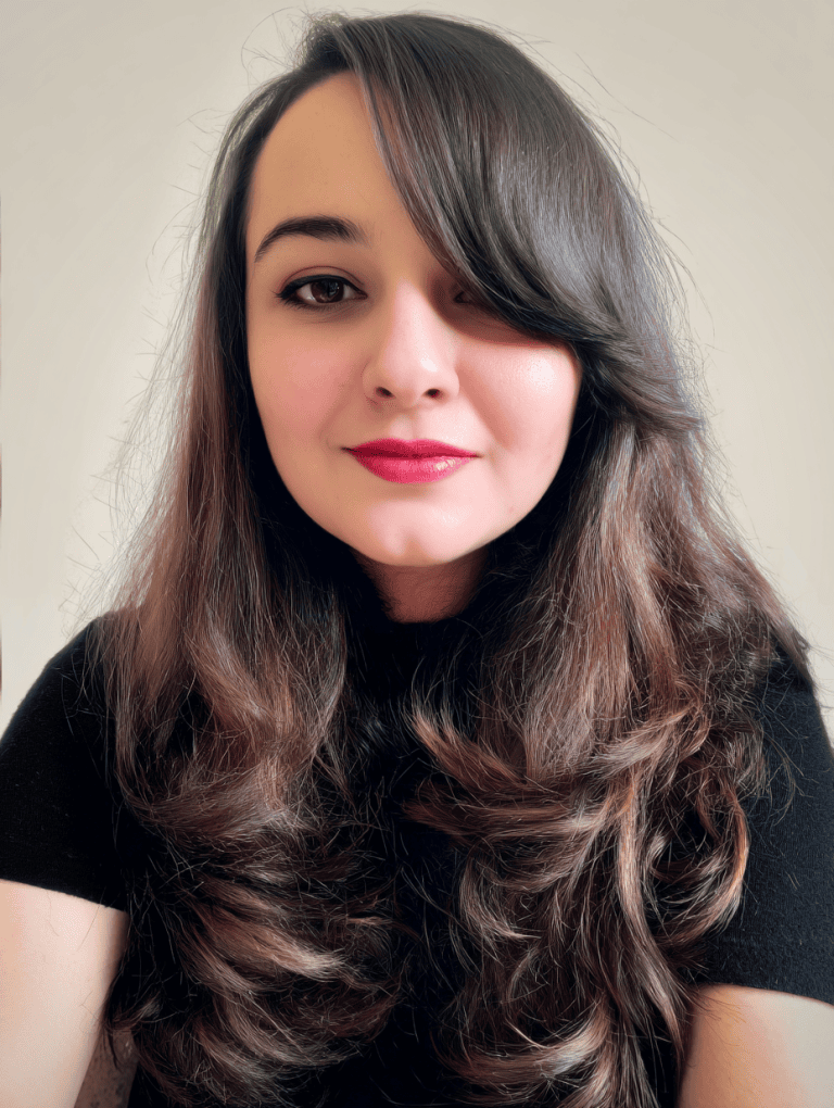 25 Long Hairstyles for Round Faces That Create a Slimmer Look