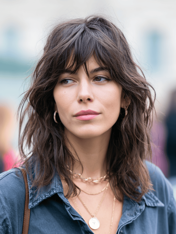 22 Messy Hairstyles for Medium Length Hair That Look Effortless