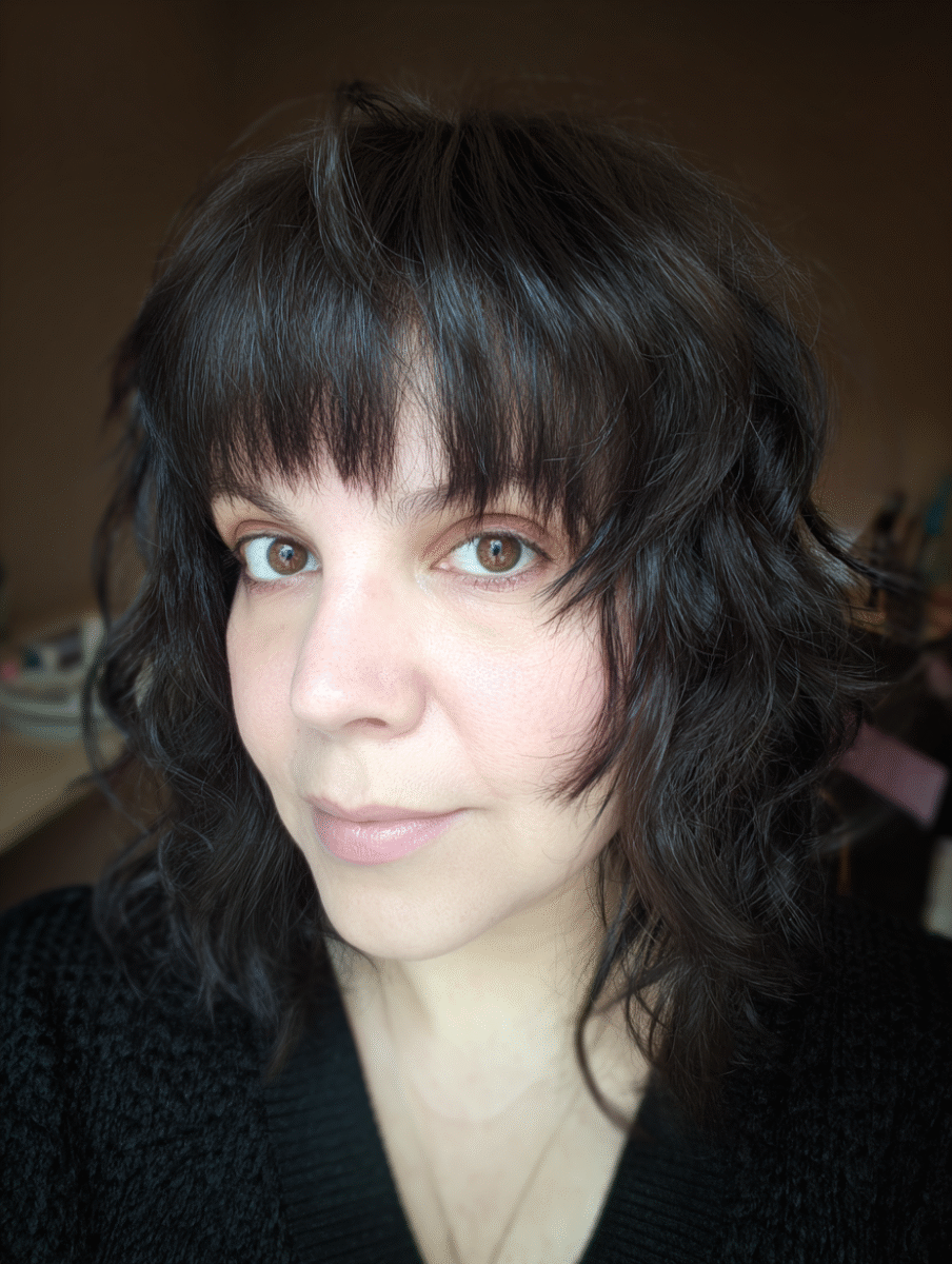 25 Flattering Plus Size Hairstyles with Bangs That Frame the Face