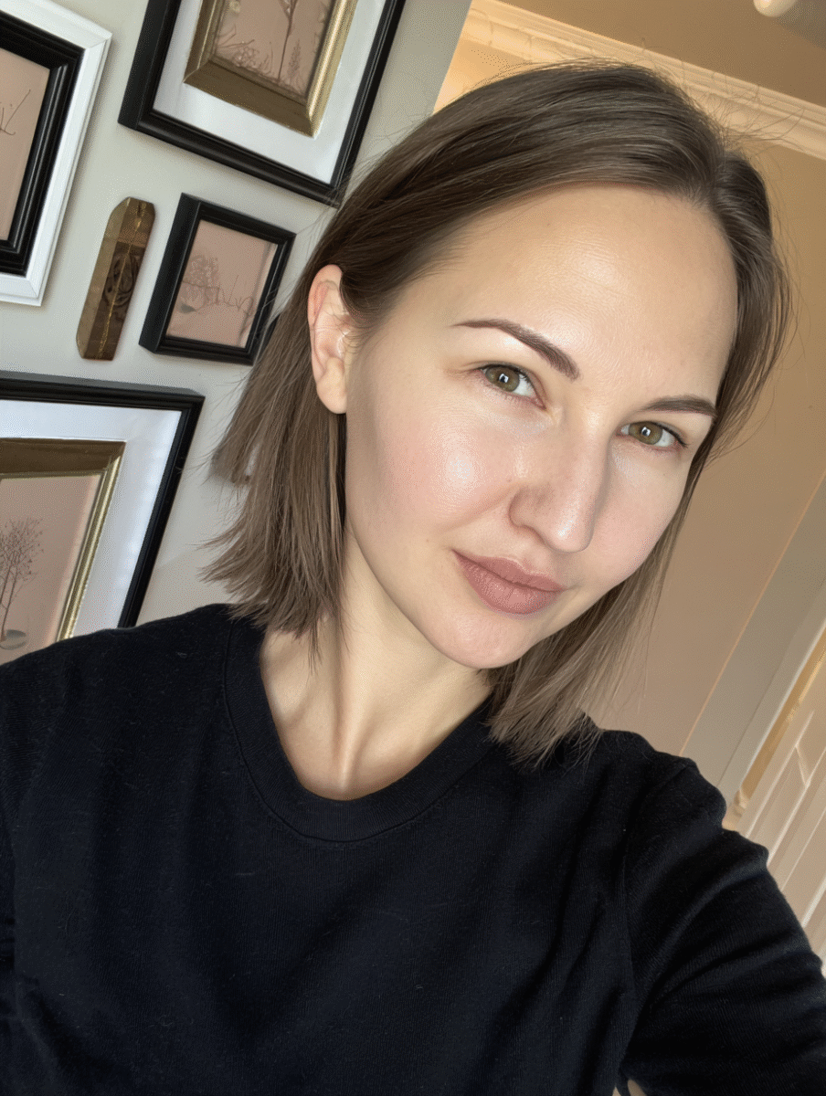 26 Easy Work Hairstyles for Medium Hair That Look Professional