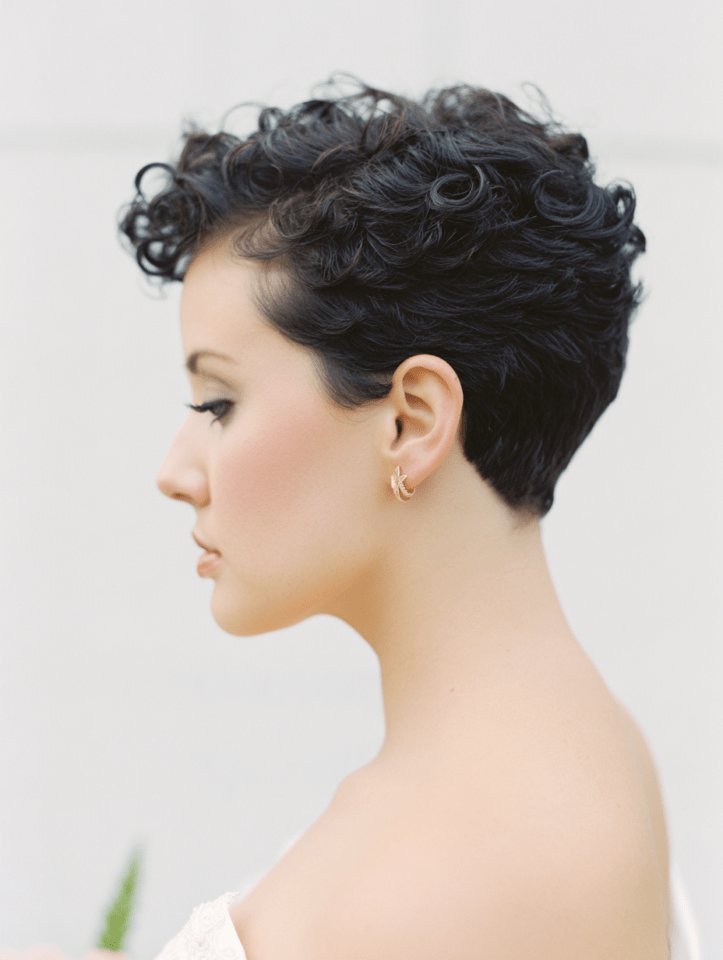 24 Fancy Hairstyles for Short Hair That Look Elegant and Polished